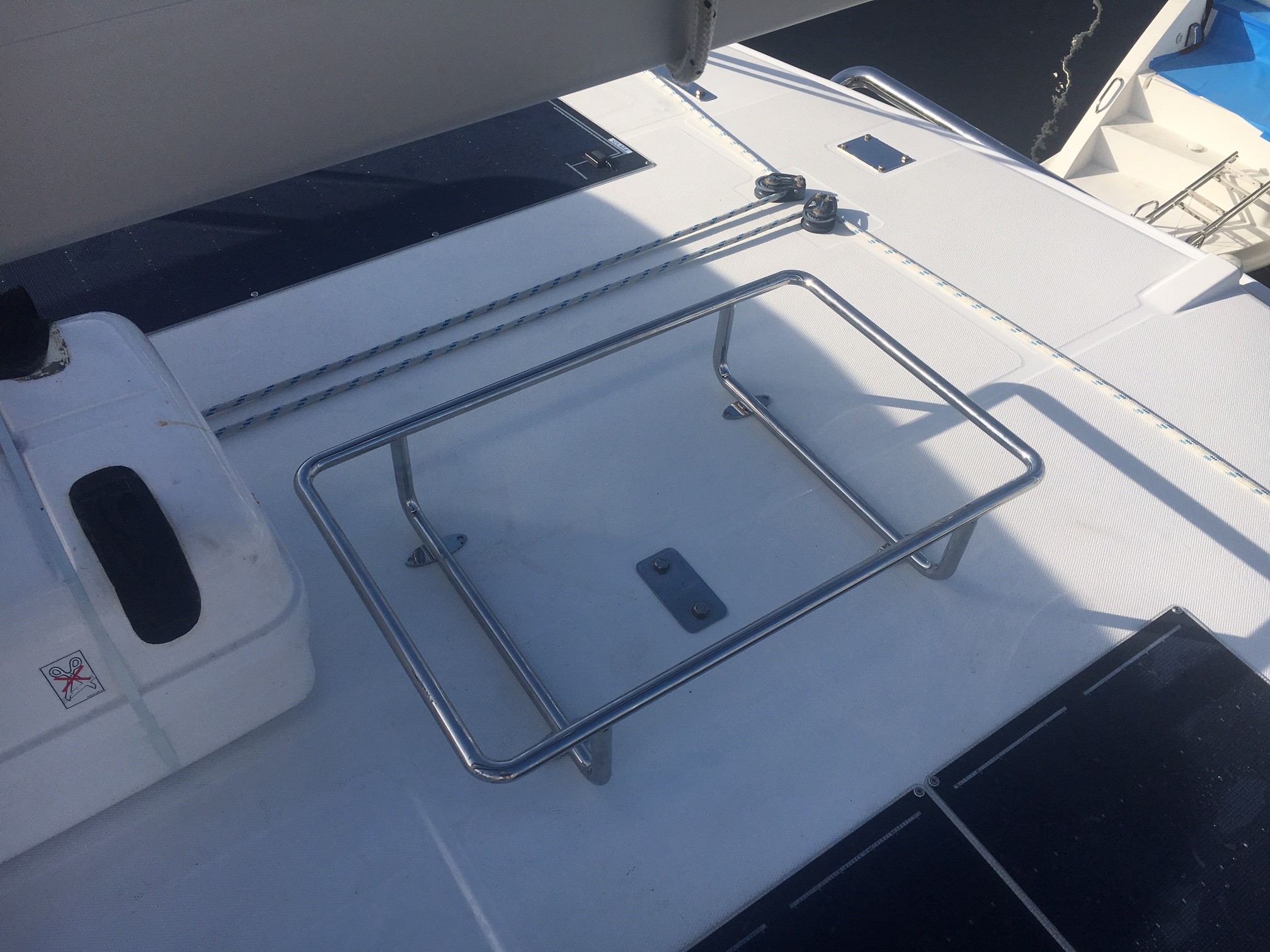 Life Raft Location - Low Flite