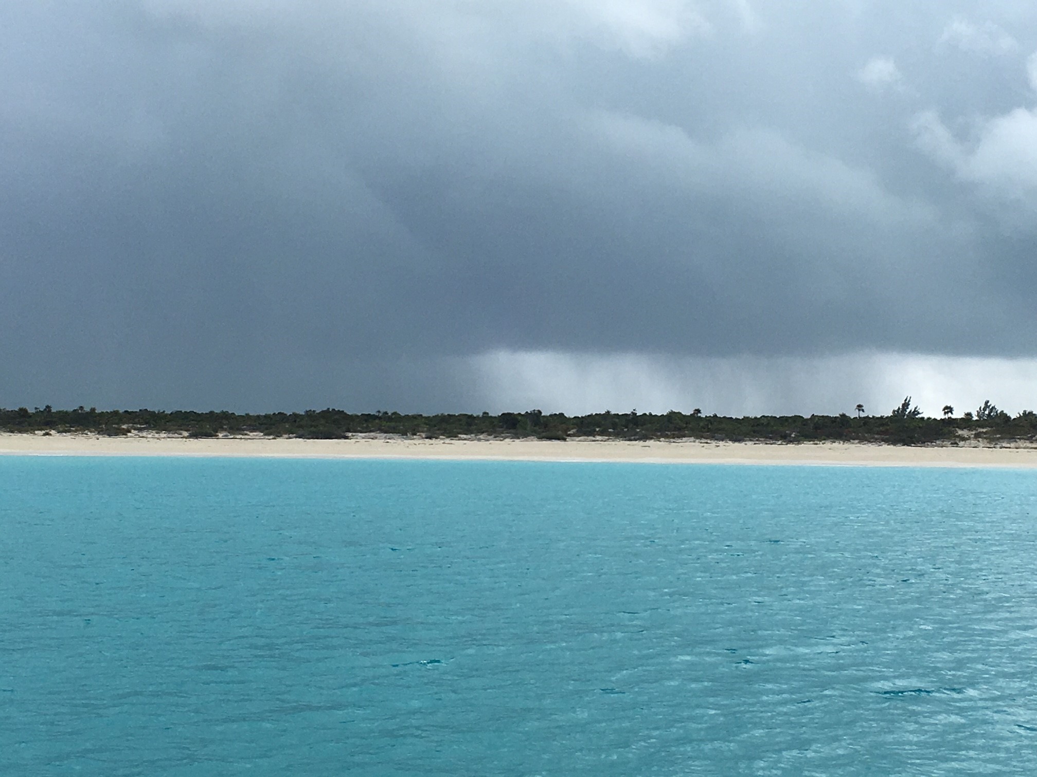 Exploring Hog Cay off Long Island - Low Flite